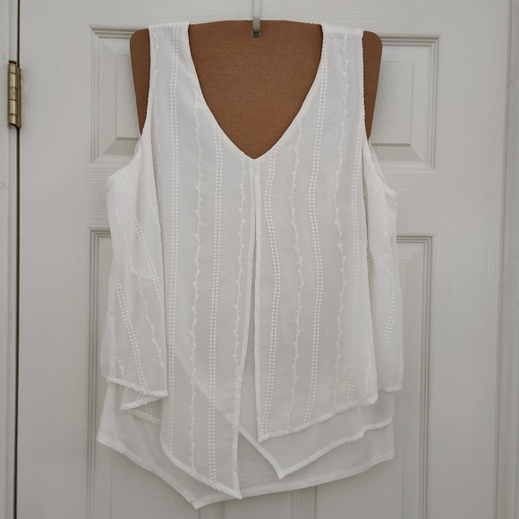 AB Studio | Tops | Flowy Layered Offwhite Sleeveless Top Abstudio Sz L ...